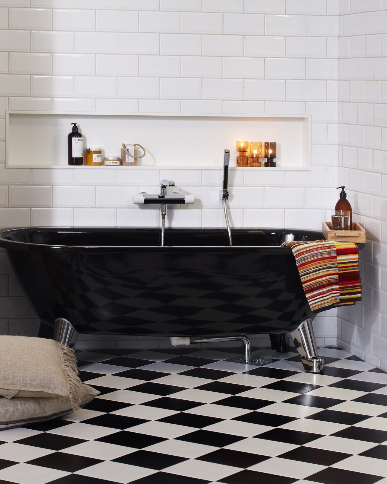 Badkar med tassar Duo - 1580x680 Svart, med Glazeplus, utan fötter ...